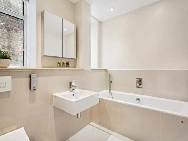 3 bedroom flat for rent in Thurloe Place, South Kensington, SW7