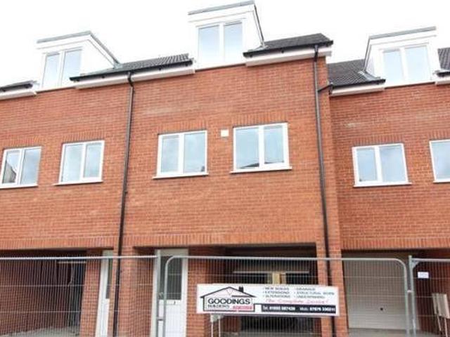 3 bedroom terraced house for rent in Thurston Road Lowestoft NR32