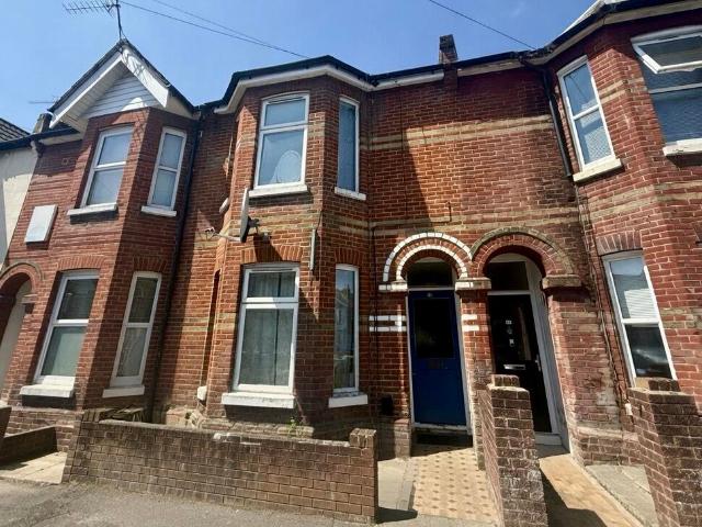 3 bedroom terraced house for rent in Thackeray Road, Portswood, Southampton, SO17