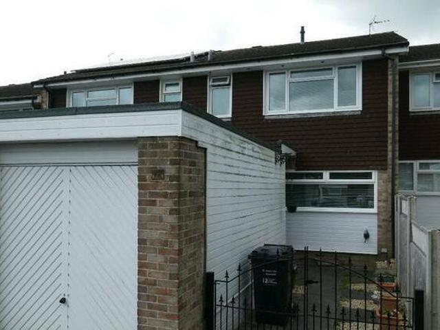 3 bedroom terraced house for rent in Thatcham Park Yeovil BA21