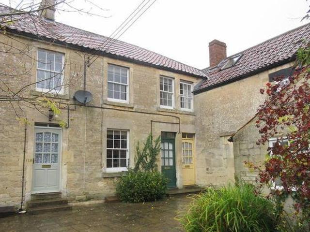 3 bedroom terraced house for rent in The Midlands Holt BA14