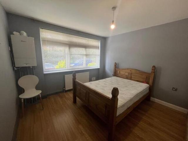 3 bedroom terraced house for rent in The Orchards, Kingswood, Bristol, BS15