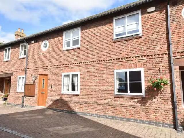 3 bedroom terraced house for rent in The Courtyard, Willaston.