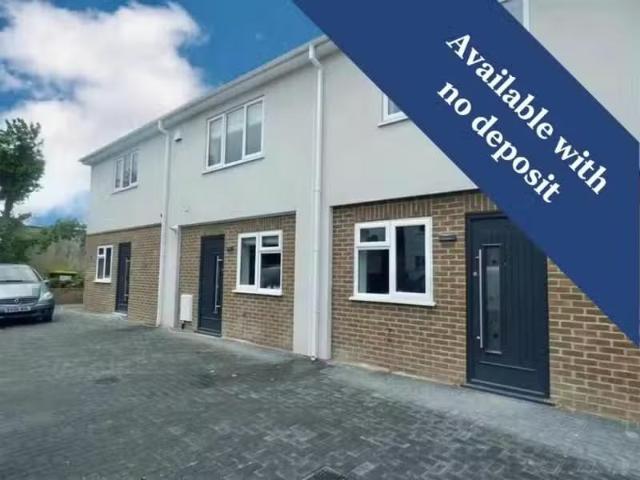 3 bedroom terraced house for rent in The Droveway, St. Margare.