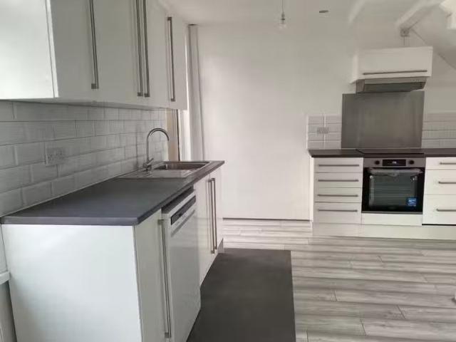 3 bedroom terraced house for rent in The Gardens, Southwick, B.