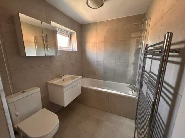 3 bedroom terraced house for rent in The Wharfe, MK40, MK41