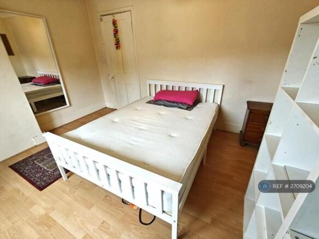 3 bedroom terraced house for rent in Thomas St, Rochester, ME1