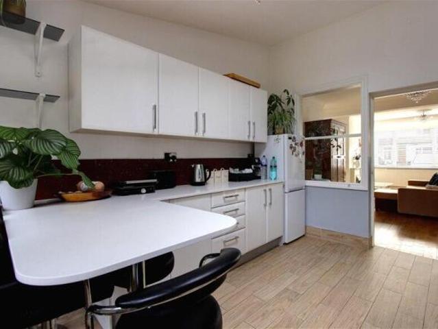 3 bedroom terraced house for rent in Tiverton Road, Edmonton, N18