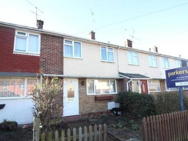 3 bedroom terraced house for rent in Tippings Lane Woodley Reading Berkshire RG5