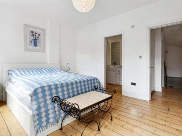 3 bedroom terraced house for rent in Treadgold Street, Holand Park, W11