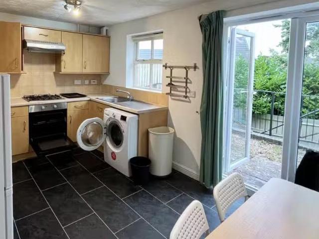 3 bedroom terraced house for rent in Trellick Walk, Bristol, B.