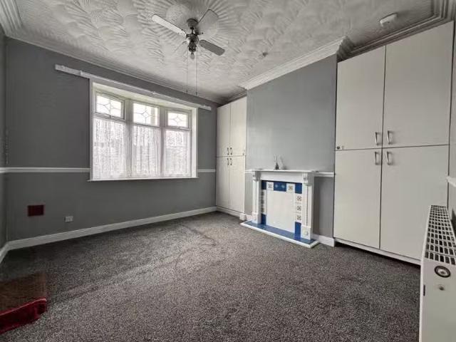 3 bedroom terraced house for rent in Trinity Road North, B70