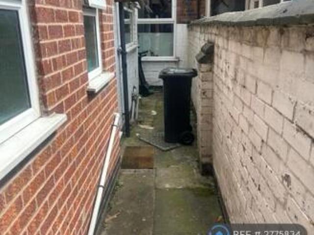 3 bedroom terraced house for rent in Tudor Road, Leicester, LE3