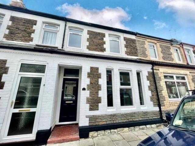 3 bedroom terraced house for rent in Turner Road, Canton, CF5