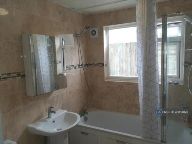 3 bedroom terraced house for rent in Turnpike Link, Croydon, CR0