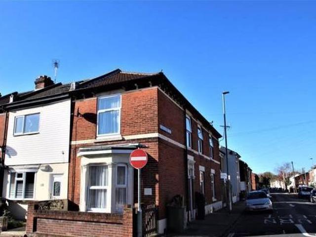 3 bedroom terraced house for rent in Twyford Avenue Portsmouth PO2