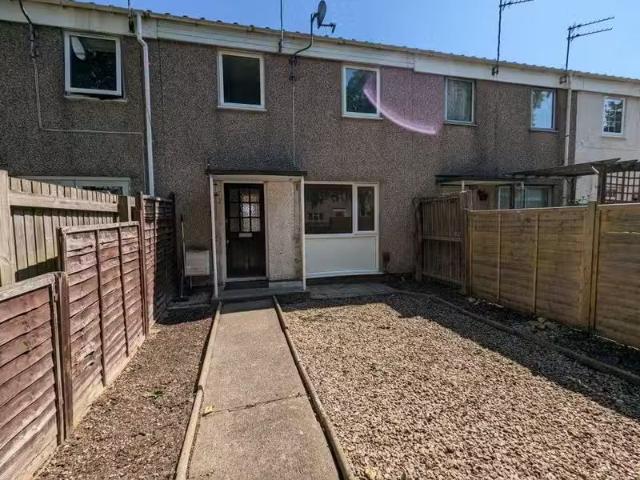 3 bedroom terraced house for rent in Two Acres Road Ref 735, B.