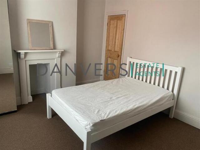 3 bedroom terraced house for rent in Tyndale Street, Leicester, LE3