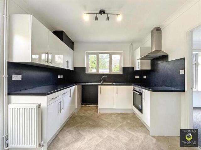 3 bedroom terraced house for rent in Underhill Road, Matson, Gloucester, GL4