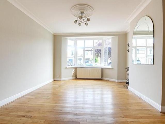 3 bedroom terraced house for rent in Ulster Gardens, London, N13