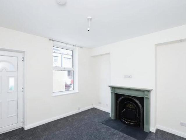 3 bedroom terraced house for rent in Valley Road, Sheffield, South Yorkshire, S8