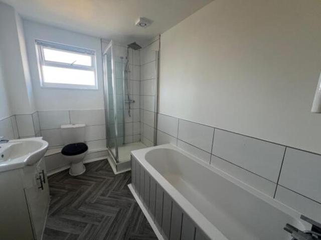 3 bedroom terraced house for rent in Victor Street, HULL, HU9