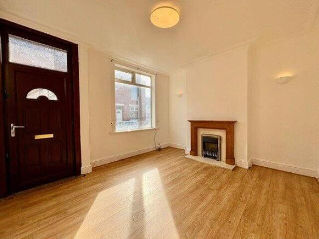 3 bedroom terraced house for rent in Victoria Grove, Leeds, West Yorkshire, LS9