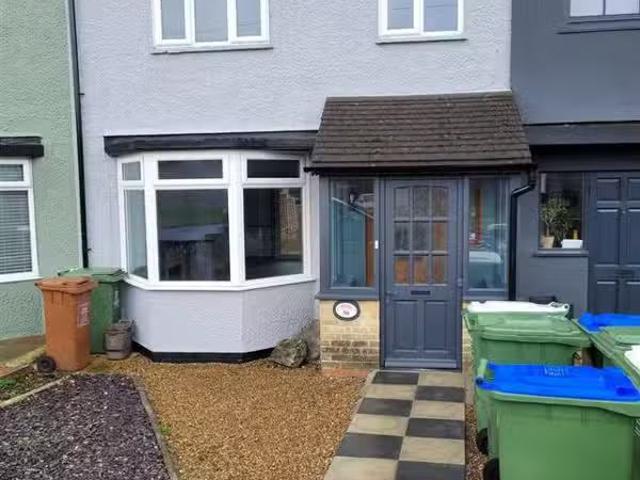 3 bedroom terraced house for rent in Victoria Street, Belveder.