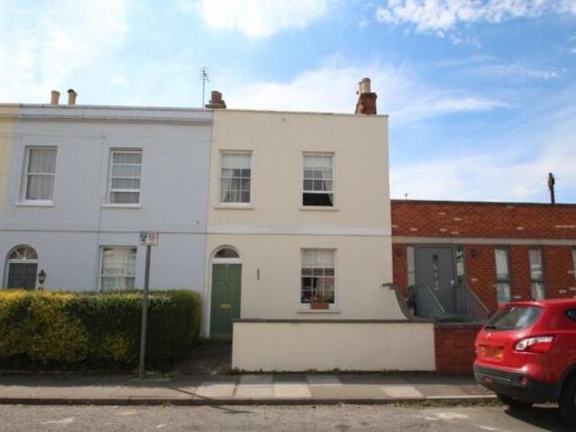 3 bedroom terraced house for rent in Victoria Place, Fairview, Cheltenham, GL52