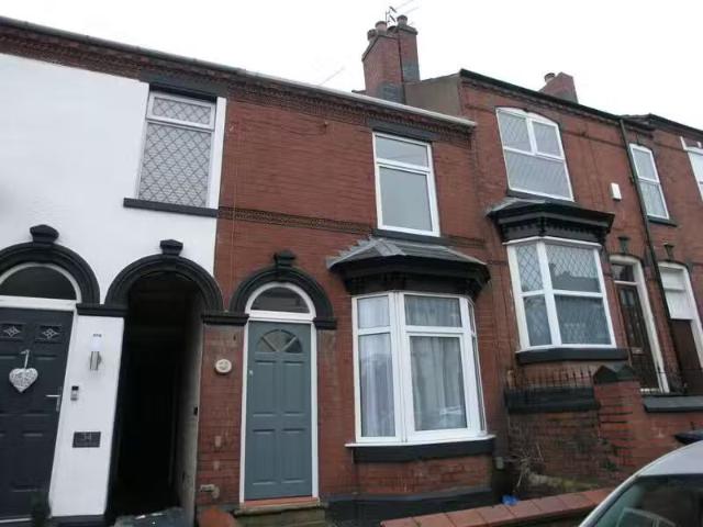 3 bedroom terraced house for rent in Victoria Road, Brierley H.