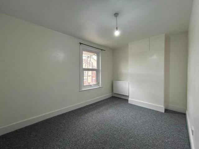 3 bedroom terraced house for rent in Victoria Road, Chatham, ME4
