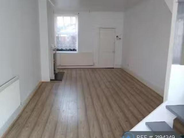 3 bedroom terraced house for rent in Village Road, Birmingham.