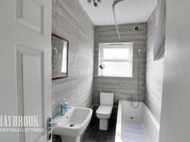 3 bedroom terraced house for rent in Vincent Road, Sheffield, S7