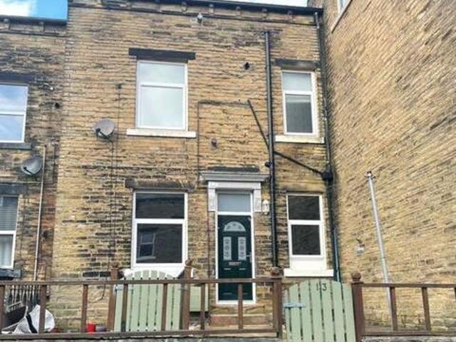 3 bedroom terraced house for rent in Vine Terrace Halifax HX1