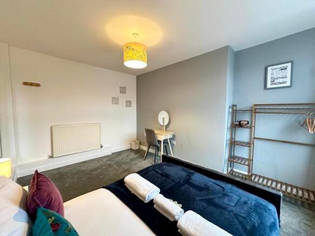 3 bedroom terraced house for rent in Vinery Place, LEEDS, LS9
