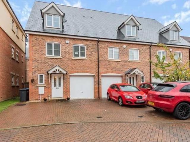 3 bedroom terraced house for rent in Virginia Water Surrey GU25