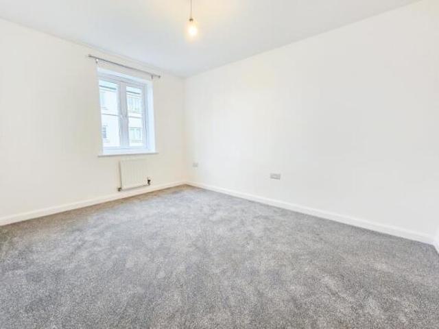 3 bedroom terraced house for rent in Yew tree Road, Brockworth, GL3