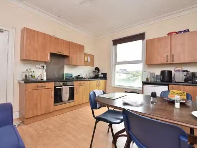 3 bedroom terraced house for rent in Zetland Road, Redland, Br.
