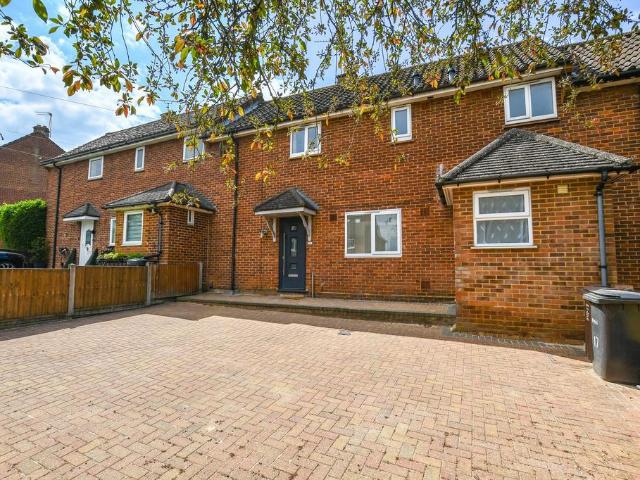 3 bedroom terraced house for sale