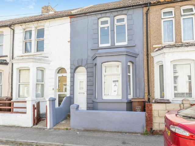 3 bedroom terraced house for sale
