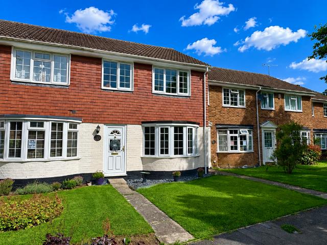 3 bedroom terraced house for sale