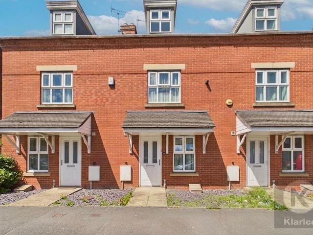 3 bedroom terraced house for sale