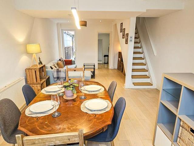 3 bedroom terraced house for sale