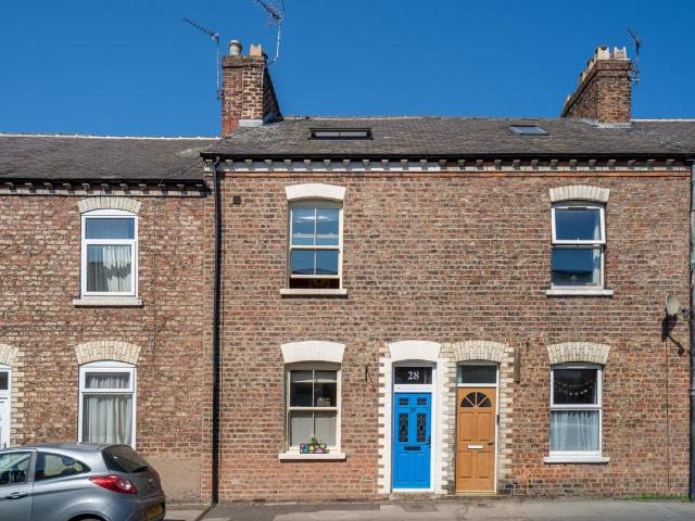 3 bedroom terraced house for sale