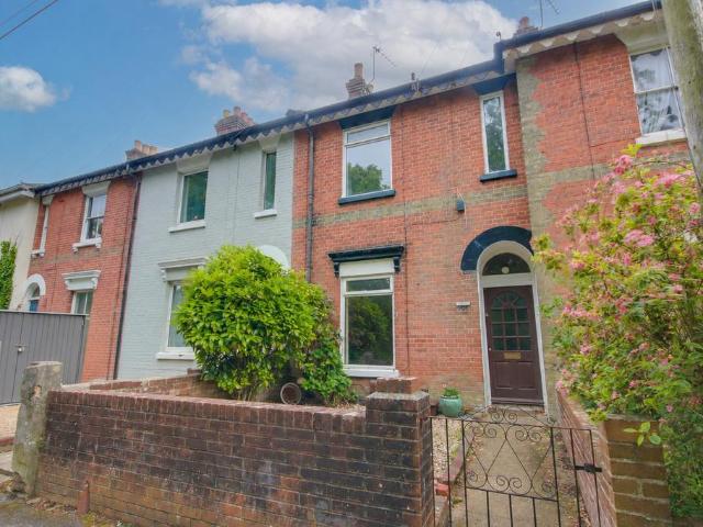 3 bedroom terraced house for sale