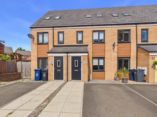 3 bedroom terraced house for sale
