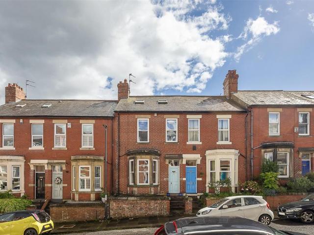 3 bedroom terraced house for sale