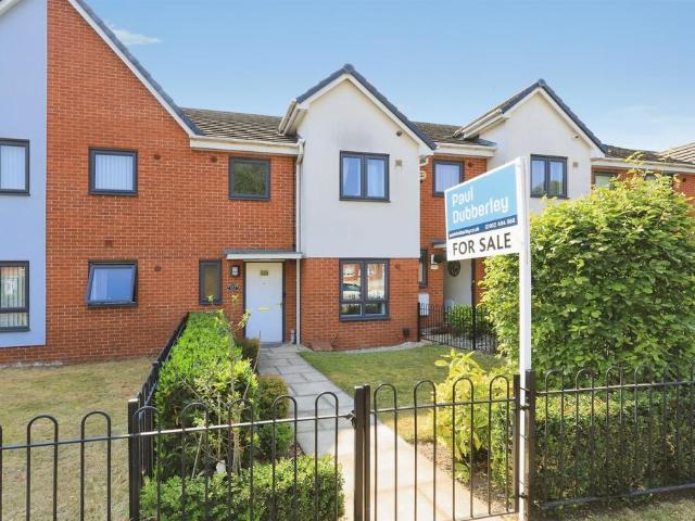 3 bedroom terraced house for sale