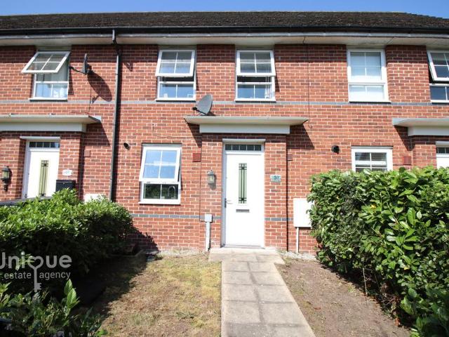 3 bedroom terraced house for sale
