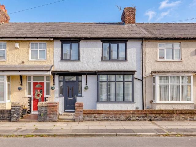 3 bedroom terraced house for sale